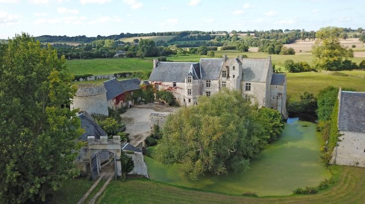 Dans le manoir d’Argouges, sur les terres côtières du Calvados | Magazine Belles Demeures